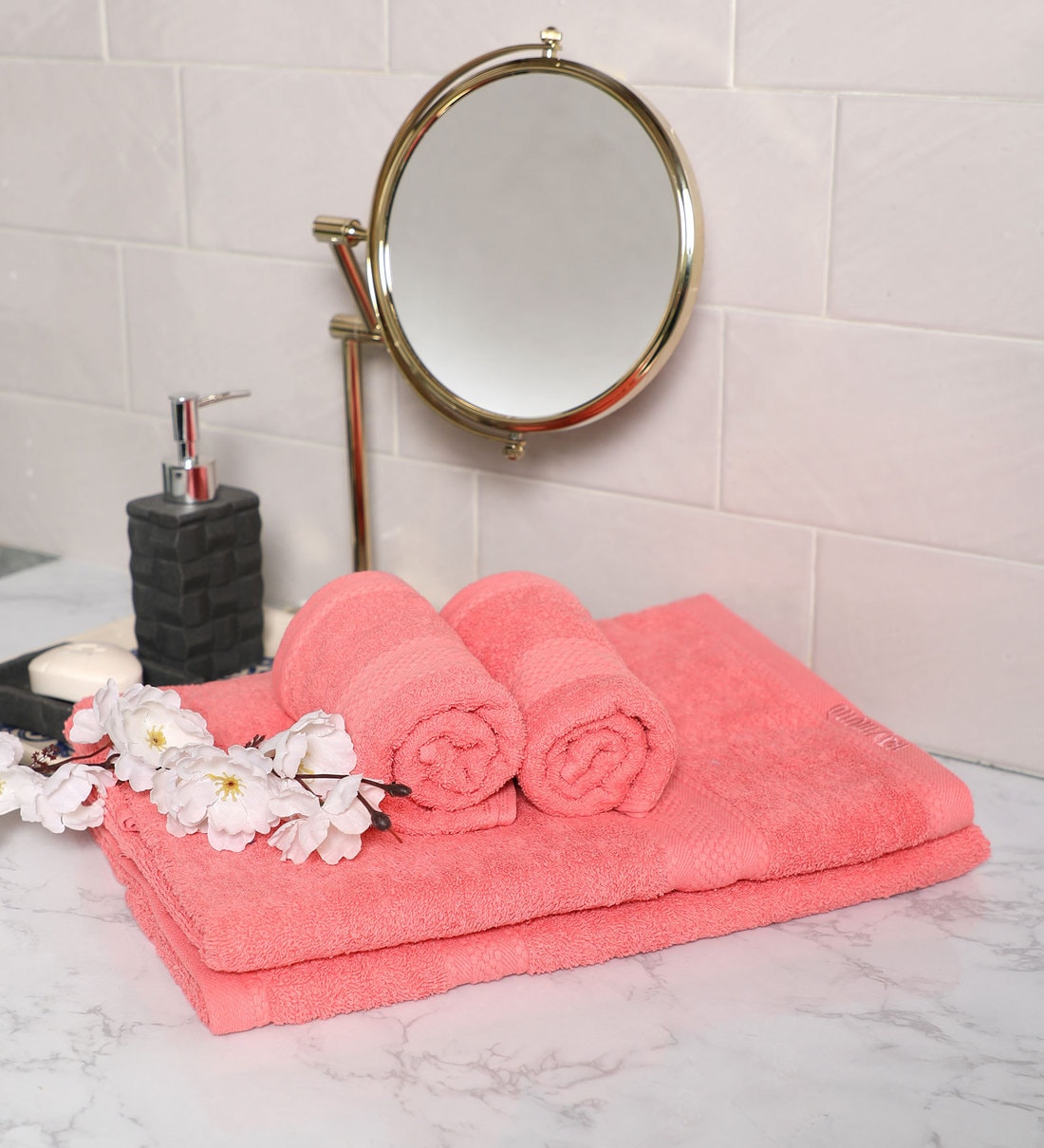 Buy Pink Solid 450 GSM Cotton 4 Pieces Towel Set by Raymond Home Online ...